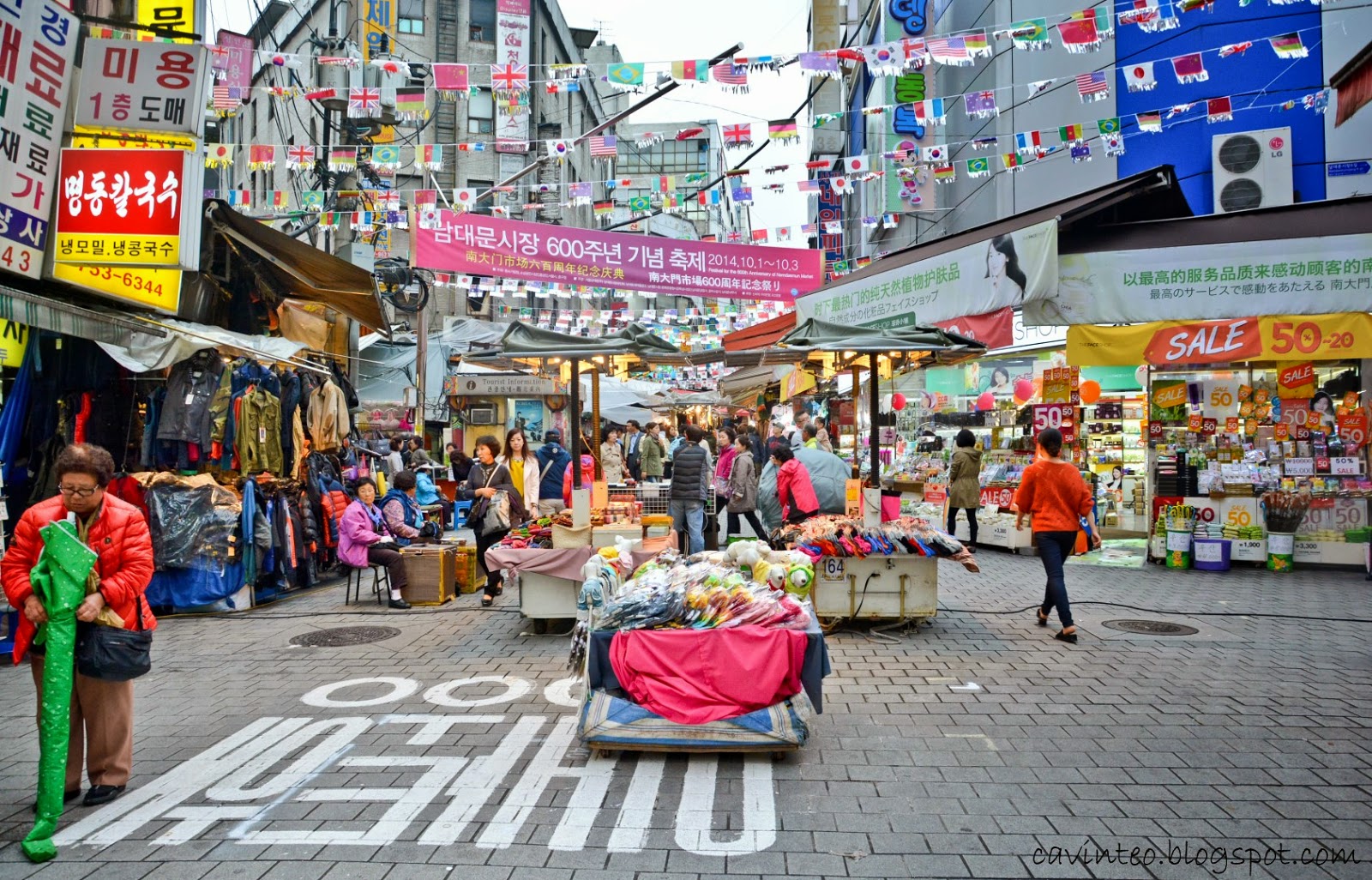 Entree Kibbles: Myeongdong Market, Lotte Mart & Day Six of my Seoul ...